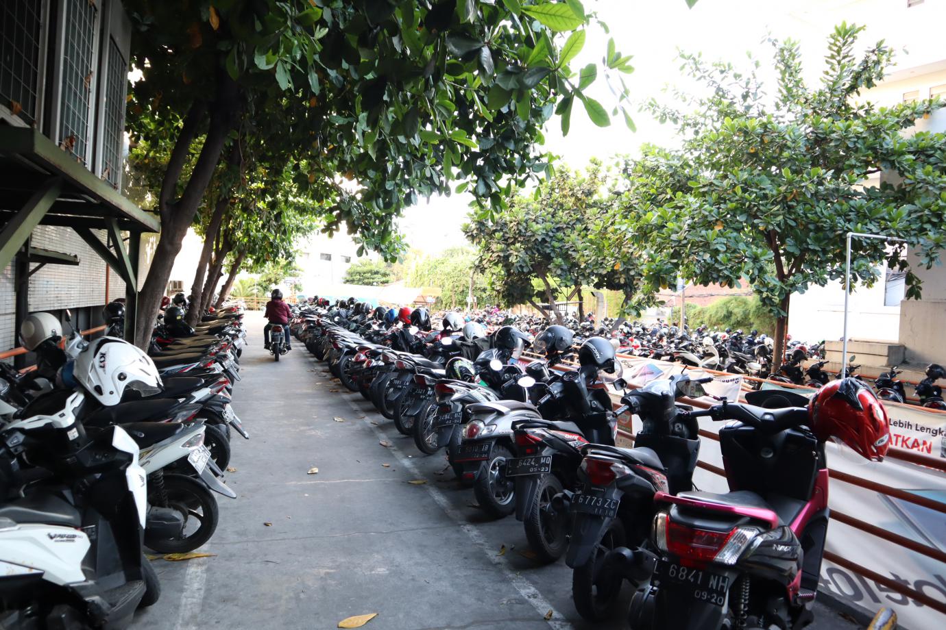 WTC EMALL – The Biggest Gadget Mall