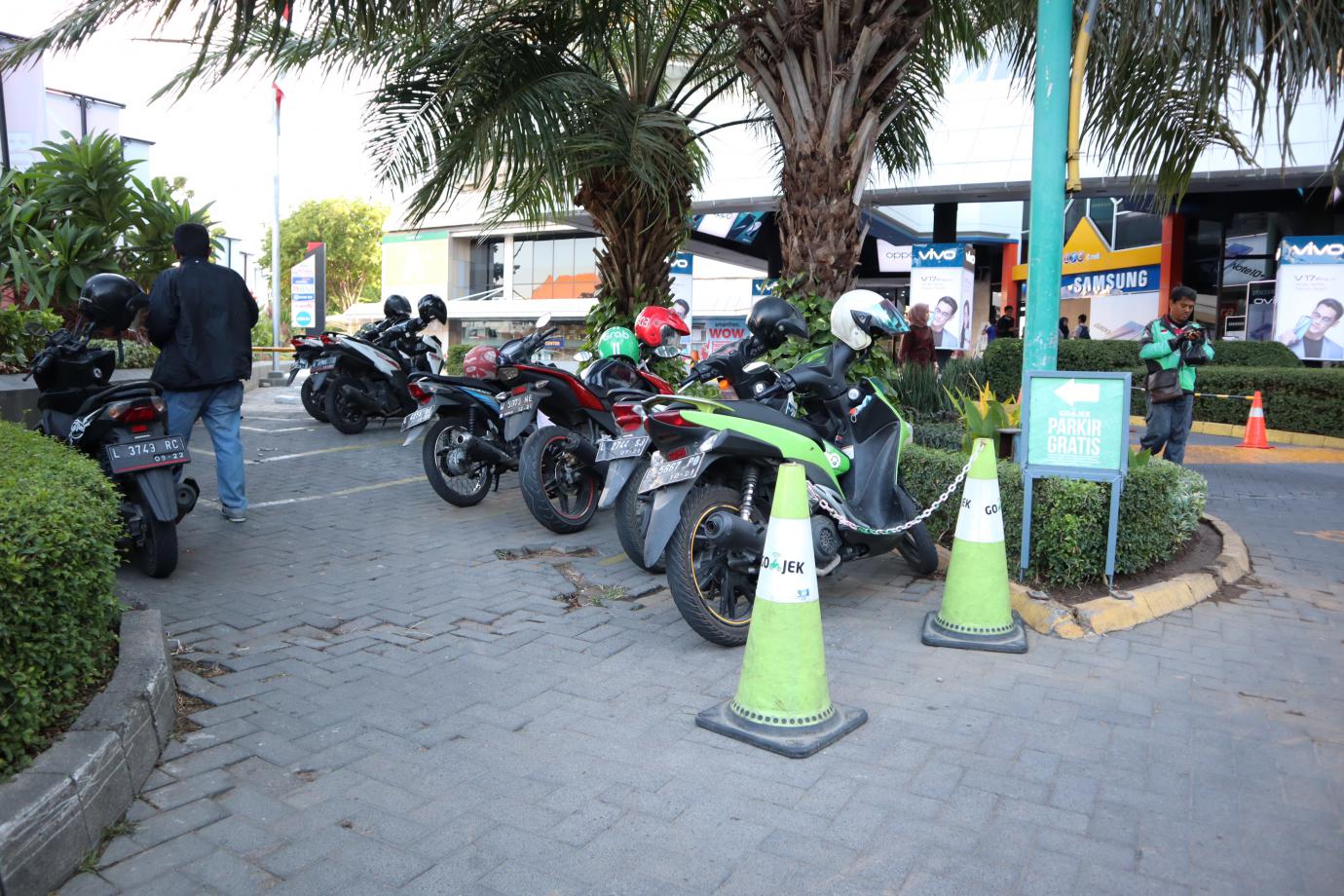 WTC EMALL – The Biggest Gadget Mall